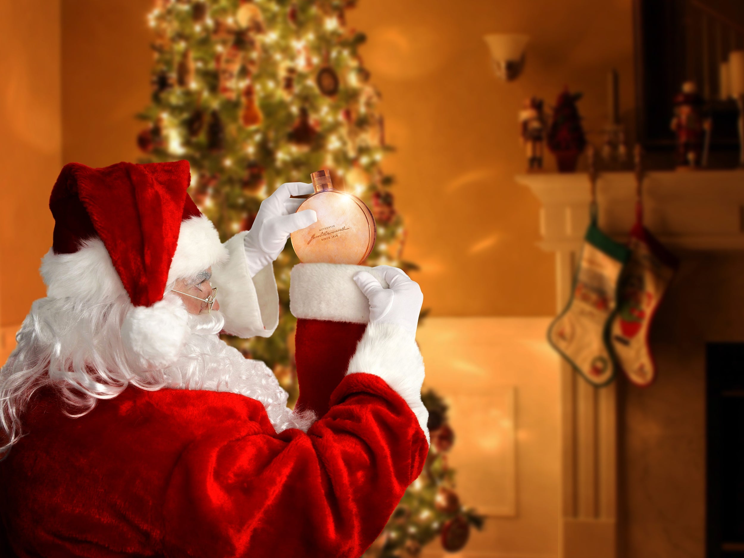 Unwrap Timeless Gifts This Christmas – Jacob Bromwell®